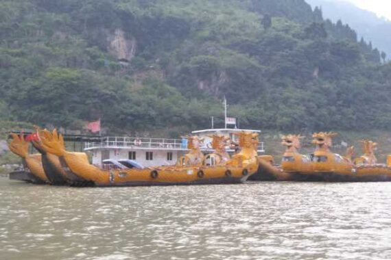 How to Take a Yangtze River Cruise [On a Chinese Boat] - ASocialNomad