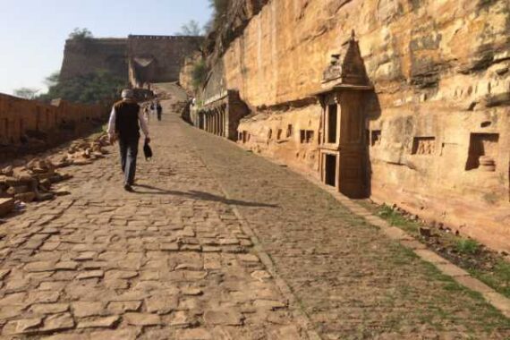 Visit Gwalior Fort - Guide to India's Pearl of Fortresses