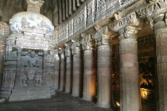 How to Visit Ajanta and Ellora [One Day Itinerary] - ASocialNomad