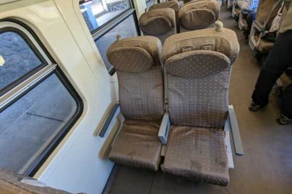 How to Go from Nuwara Eliya to Colombo - ASocialNomad