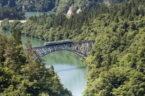 Take the Tadami Line Train [Tickets, What to See & Itinerary ...